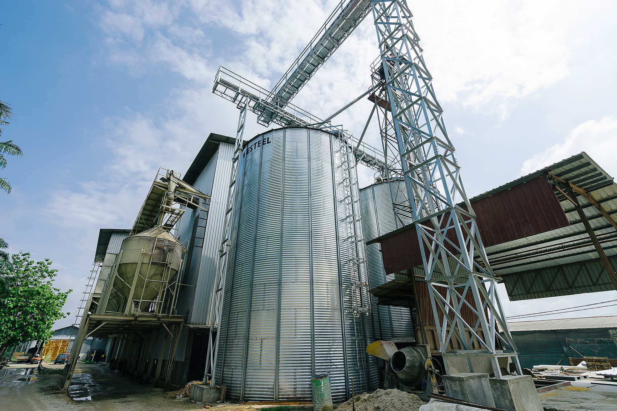 Integrated Livestock Farming - QL Resources Berhad